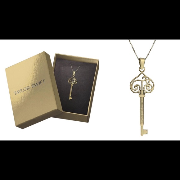 Taylor Swift | Jewelry | New Taylor Swift Fearless Key Necklace | Poshmark